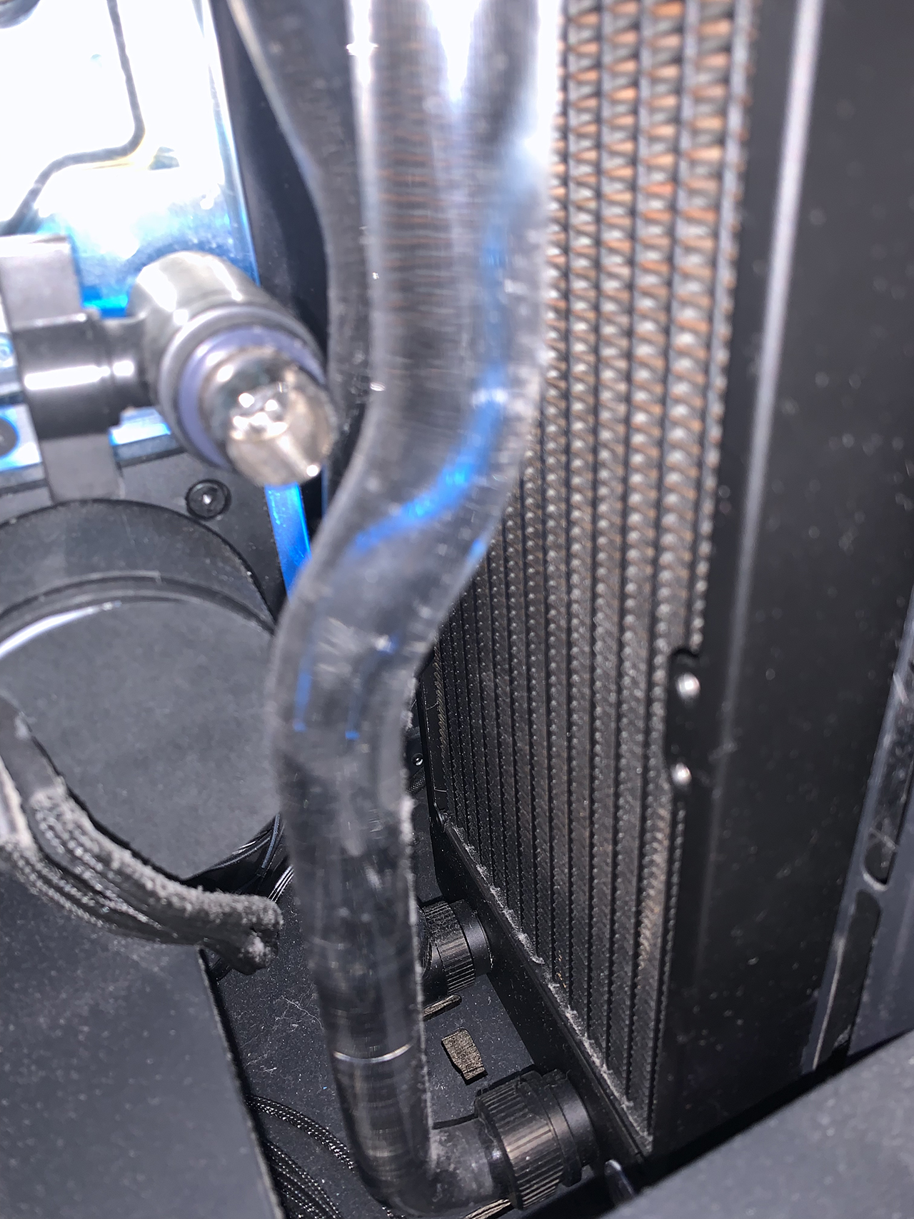 Phanteks Evolv X. EKWB Quantum Reflection Distro Plate, Momentum ROG ...